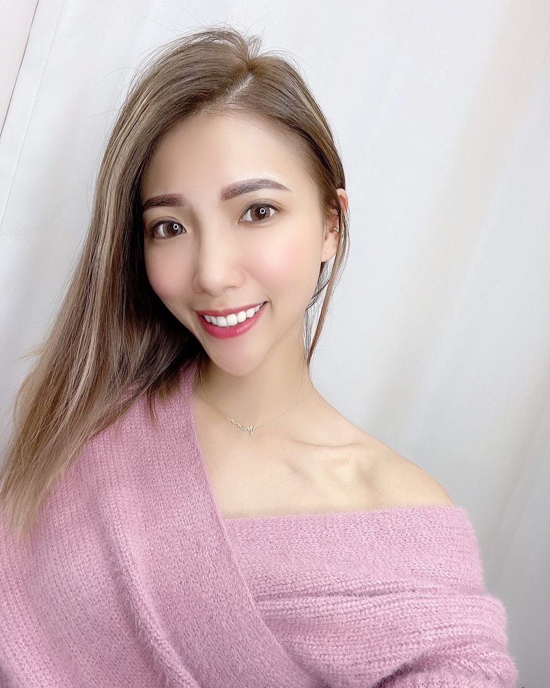 国外网红 Mina L 日常美图在线分享 – 觅爱图